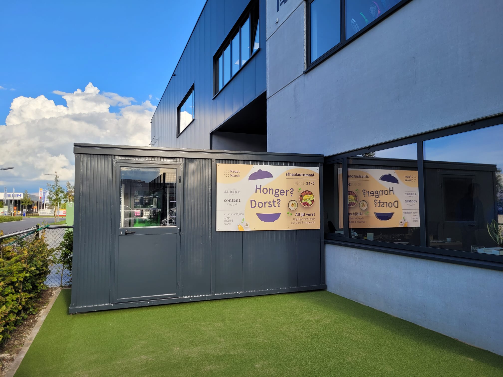 Food Kiosk D Automaat Met Een Assortiment Verse Maaltijden Food Kiosk D Automaat Met Een Assortiment Verse Maaltijden